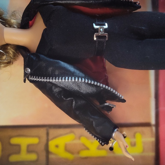 Barbie | Toys | Nrfb Vintage 203 Barbie As Sandy Grease Collector ...